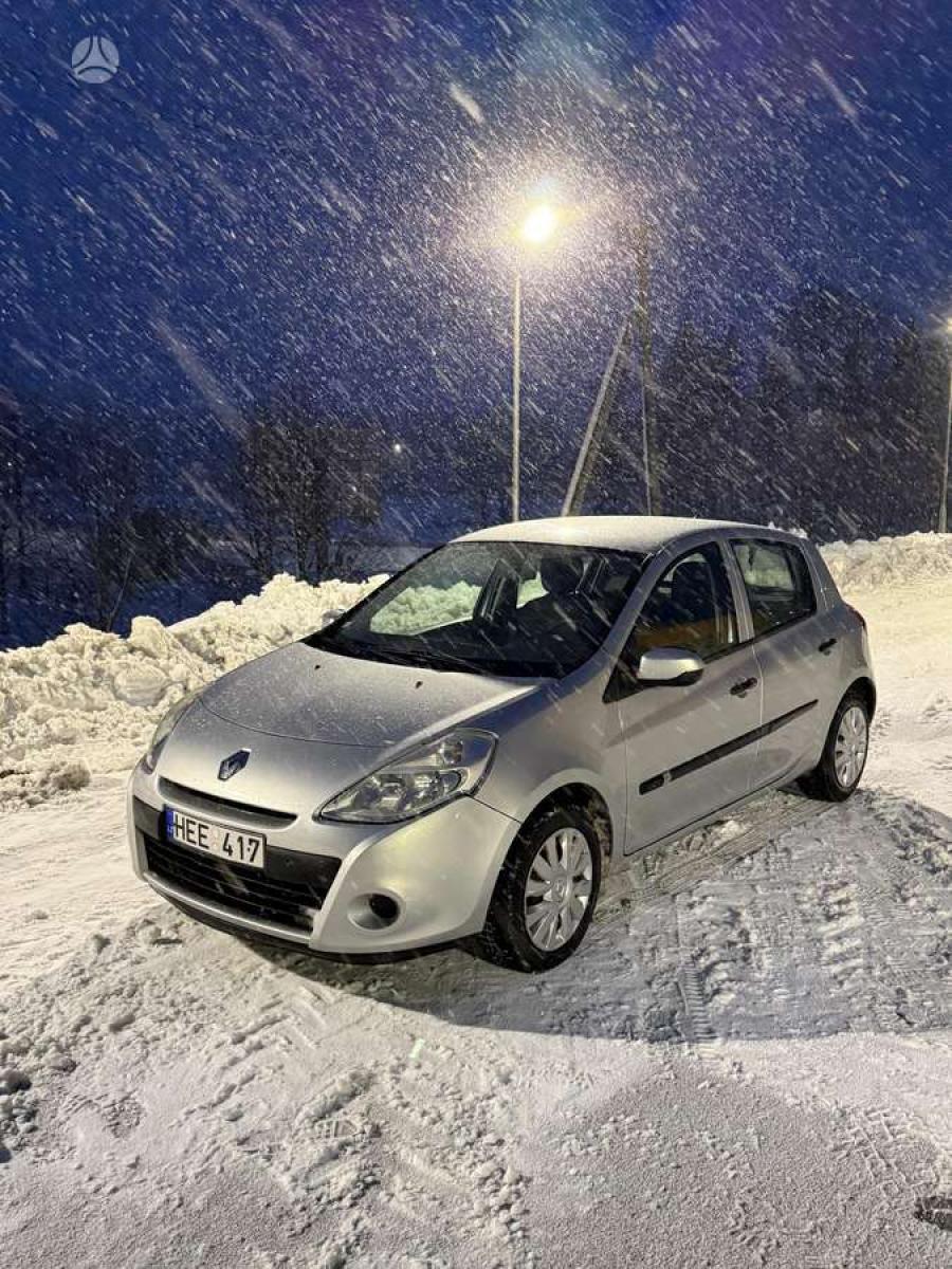 Pelēks Renault Clio 2012 Plungė, ar dzinēja tilpumu 1.46 L un nobraukumu 140 tūkst. km par 1600 €, foto 20 vietnē AUTOMOTO.COM.LV