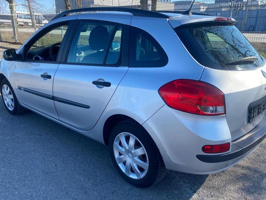 Grey Renault Clio 2012 in Marijampole, with an engine capacity of 1.50 L and mileage of 175 thousand km for 2250 €, photo 7 on AUTOMOTO.COM.LV