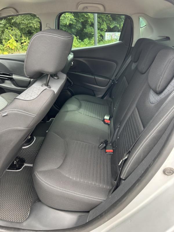 Grey Renault Clio 2013 in Tallinn, with an engine capacity of 1.10 L and mileage of 186 thousand km for 3499 €, photo 7 on AUTOMOTO.COM.LV