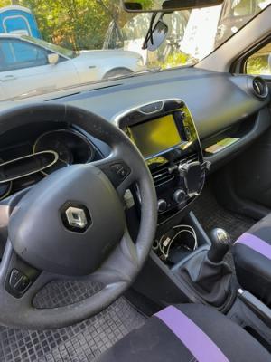 Pelēks Renault Clio 2013 Pērnava, ar dzinēja tilpumu 0.00 L un nobraukumu 286 tūkst. km par 3800 €, foto 4 vietnē AUTOMOTO.COM.LV