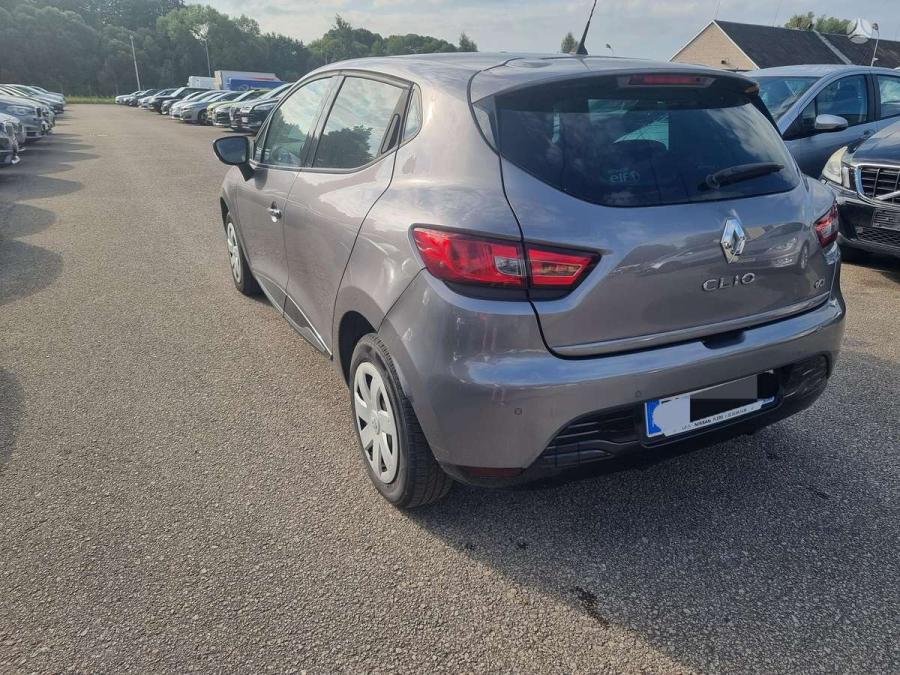 Grey Renault Clio 2014 in Taurage, with an engine capacity of 1.46 L and mileage of 185 thousand km for 2500 €, photo 5 on AUTOMOTO.COM.LV