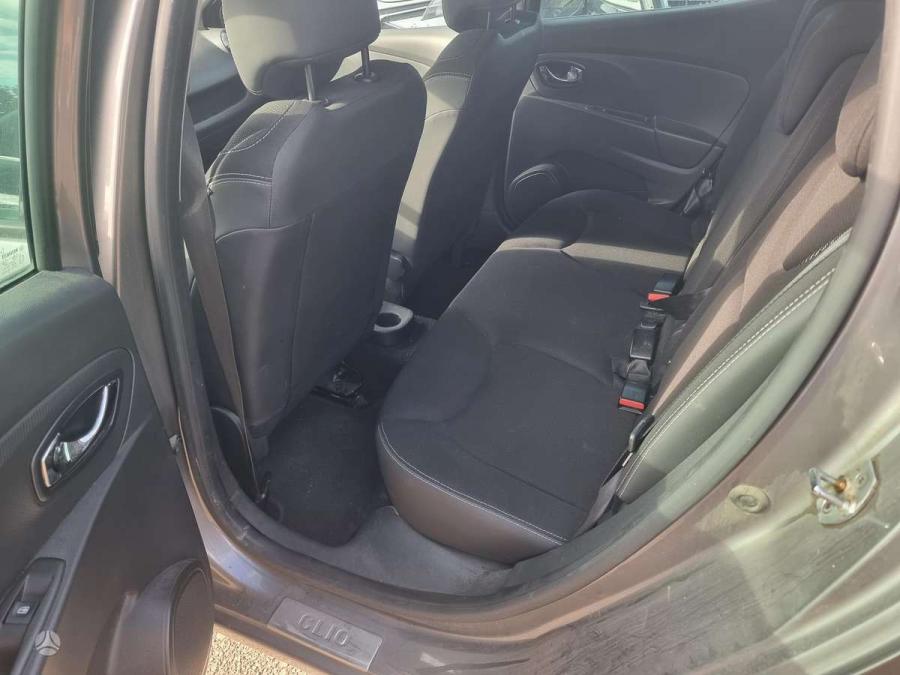 Grey Renault Clio 2014 in Taurage, with an engine capacity of 1.46 L and mileage of 185 thousand km for 2500 €, photo 9 on AUTOMOTO.COM.LV