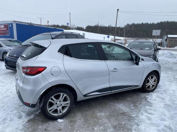 Pelēks Renault Clio 2015 Viļņa, ar dzinēja tilpumu 0.90 L un nobraukumu 123 tūkst. km par 2550 €, foto 2 vietnē AUTOMOTO.COM.LV