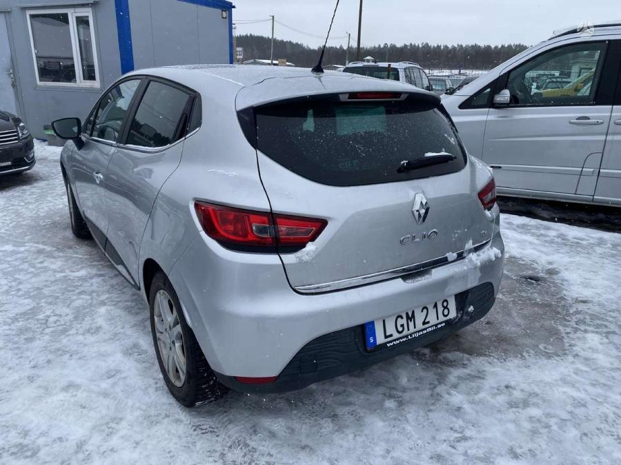 Grey Renault Clio 2015 in Vilnius, with an engine capacity of 0.90 L and mileage of 123 thousand km for 2550 €, photo 4 on AUTOMOTO.COM.LV