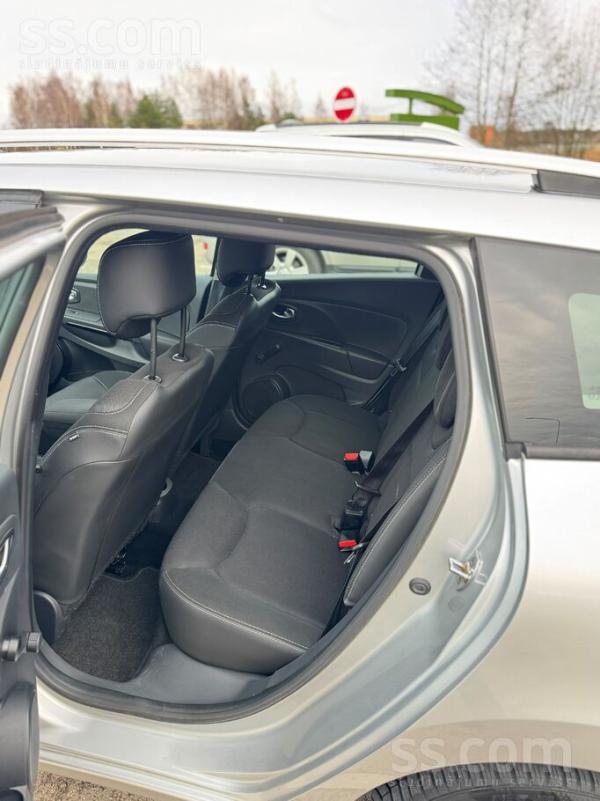 Pelēks Renault Clio 2015 Rīga, ar dzinēja tilpumu 1.50 L un nobraukumu 225 tūkst. km par 4500 €, foto 3 vietnē AUTOMOTO.COM.LV