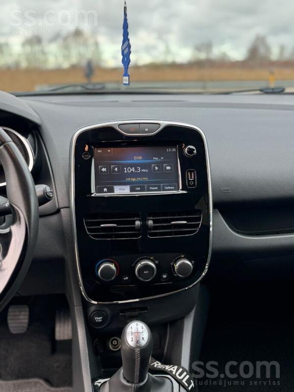 Pelēks Renault Clio 2015 Rīga, ar dzinēja tilpumu 1.50 L un nobraukumu 225 tūkst. km par 4500 €, foto 5 vietnē AUTOMOTO.COM.LV
