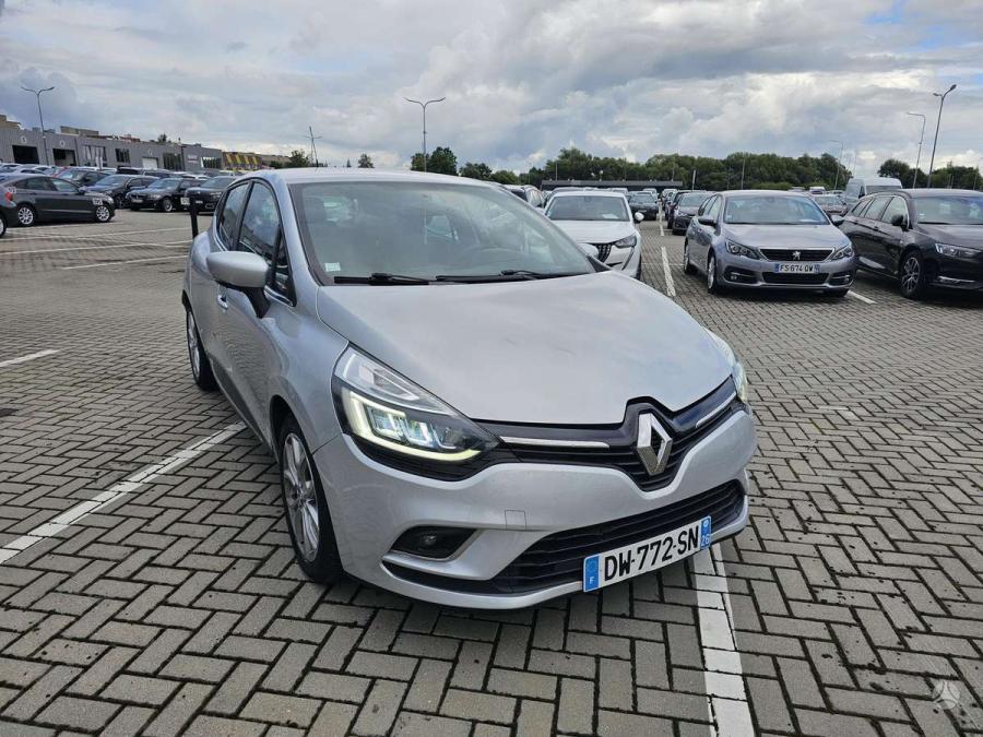 Grey Renault Clio 2015 in Taurage, with an engine capacity of 1.50 L and mileage of 233 thousand km for 5500 €, photo 5 on AUTOMOTO.COM.LV