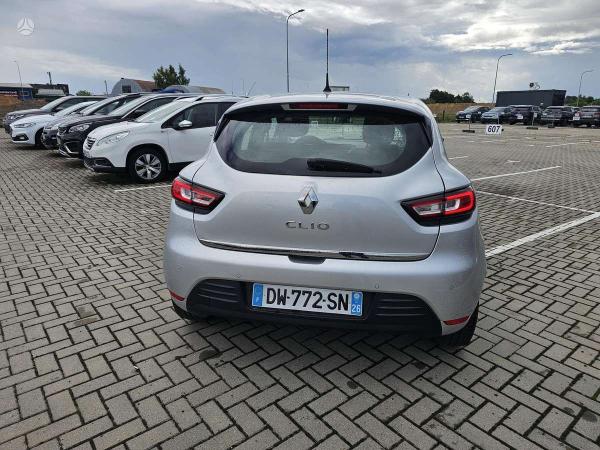 Grey Renault Clio 2015 in Taurage, with an engine capacity of 1.50 L and mileage of 233 thousand km for 5500 €, photo 7 on AUTOMOTO.COM.LV