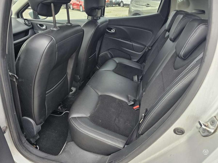 Grey Renault Clio 2015 in Taurage, with an engine capacity of 1.50 L and mileage of 233 thousand km for 5500 €, photo 18 on AUTOMOTO.COM.LV