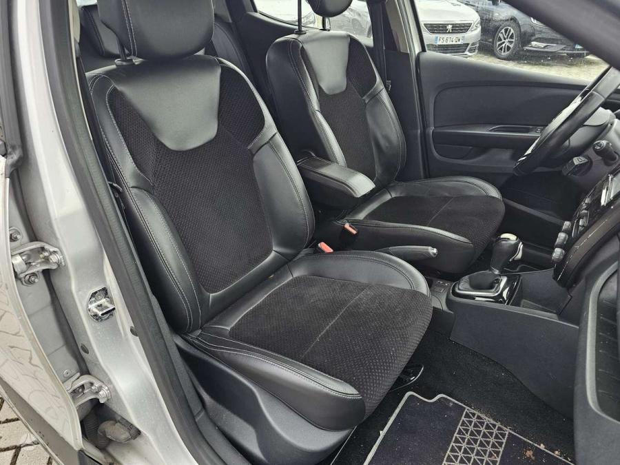 Grey Renault Clio 2015 in Taurage, with an engine capacity of 1.50 L and mileage of 233 thousand km for 5500 €, photo 22 on AUTOMOTO.COM.LV