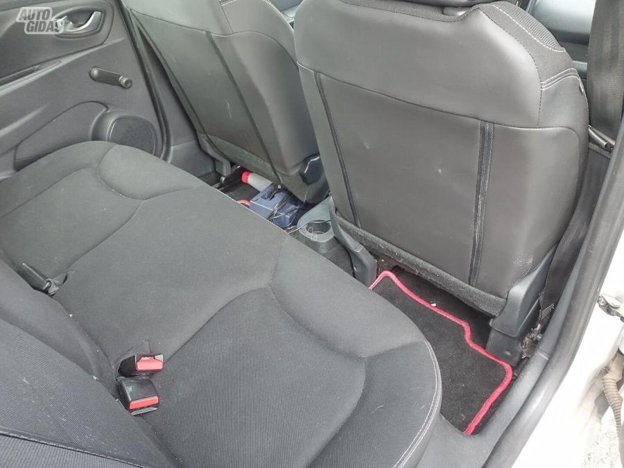 Grey Renault Clio 2016 in Jurbarkas, with an engine capacity of 1.50 L and mileage of 248 thousand km for 4950 €, photo 10 on AUTOMOTO.COM.LV