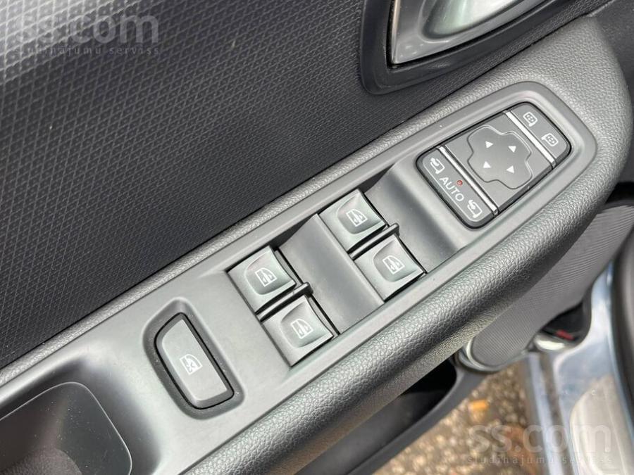 Pelēks Renault Clio 2016 Rīga, ar dzinēja tilpumu 1.20 L un nobraukumu 0 tūkst. km par 6199 €, foto 18 vietnē AUTOMOTO.COM.LV