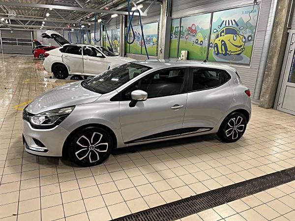 Pelēks Renault Clio 2018 Viļņa, ar dzinēja tilpumu 1.46 L un nobraukumu 94 tūkst. km par 7500 €, foto 4 vietnē AUTOMOTO.COM.LV
