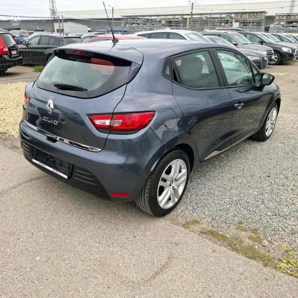 Grey Renault Clio 2018 in Kaunas, with an engine capacity of 0.90 L and mileage of 90 thousand km for 5650 €, photo 4 on AUTOMOTO.COM.LV