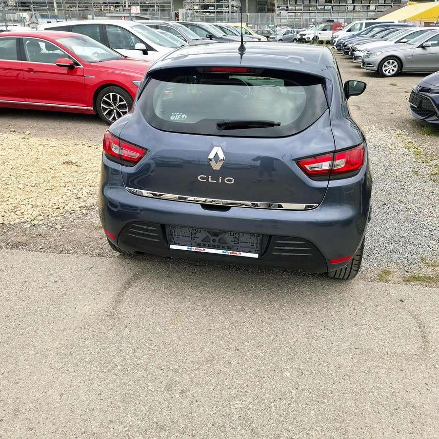 Grey Renault Clio 2018 in Kaunas, with an engine capacity of 0.90 L and mileage of 90 thousand km for 5650 €, photo 7 on AUTOMOTO.COM.LV