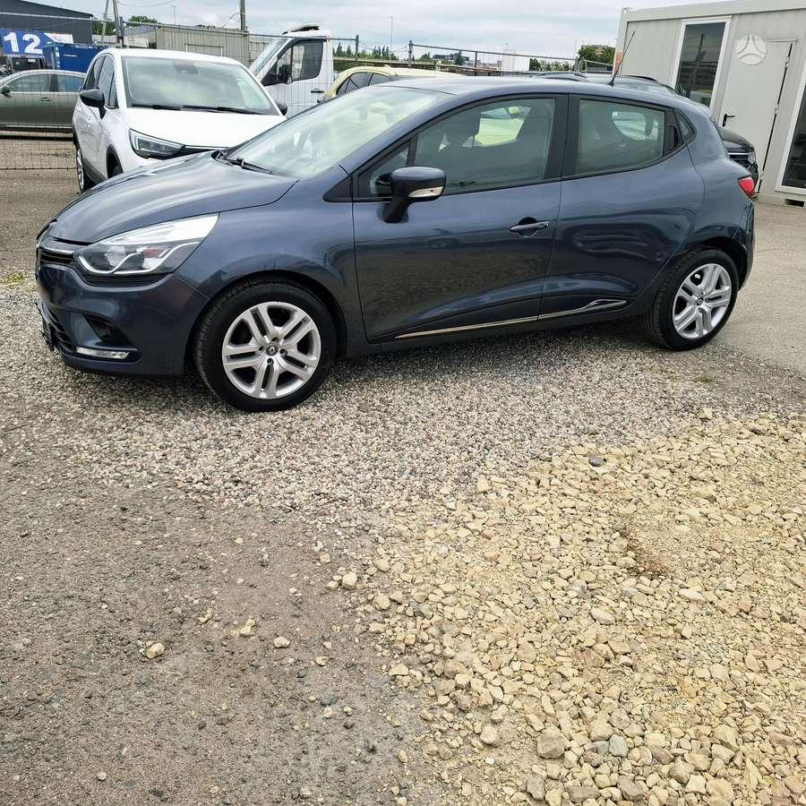 Grey Renault Clio 2018 in Kaunas, with an engine capacity of 0.90 L and mileage of 90 thousand km for 5650 €, photo 9 on AUTOMOTO.COM.LV