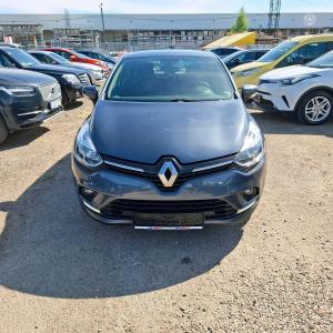 Grey Renault Clio 2018 in Kaunas, with an engine capacity of 0.90 L and mileage of 90 thousand km for 5650 €, photo 3 on AUTOMOTO.COM.LV