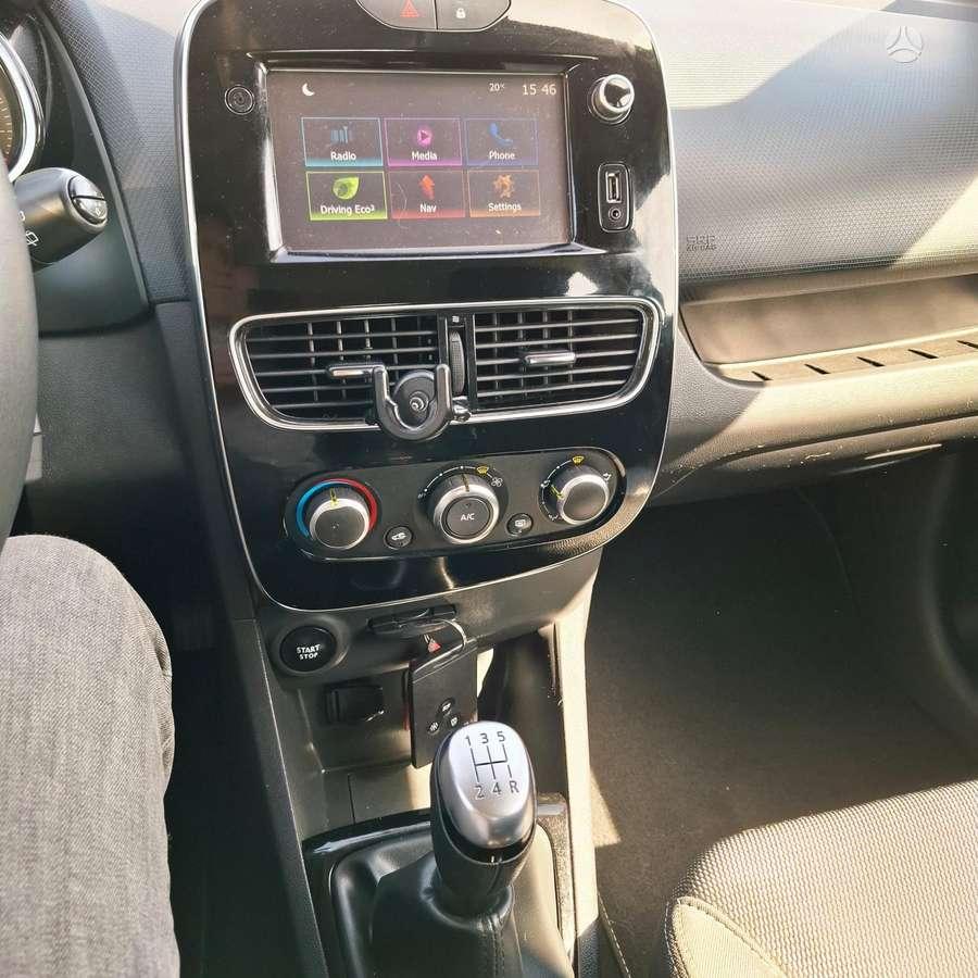 Grey Renault Clio 2018 in Kaunas, with an engine capacity of 0.90 L and mileage of 90 thousand km for 5650 €, photo 9 on AUTOMOTO.COM.LV