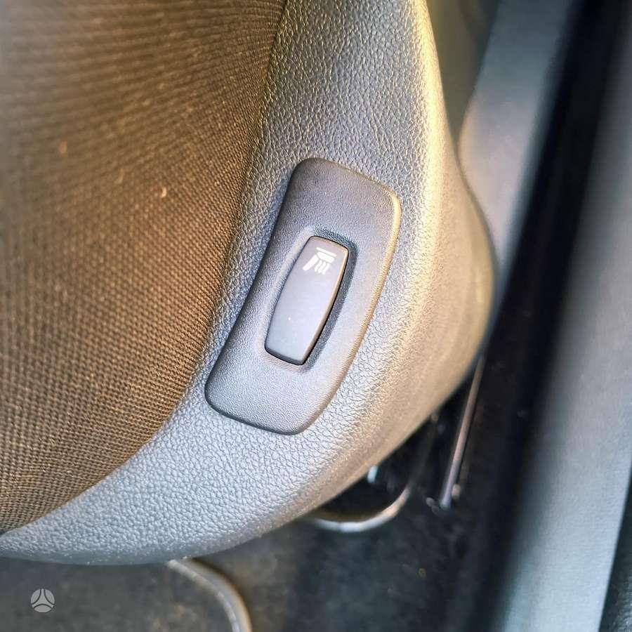 Grey Renault Clio 2018 in Kaunas, with an engine capacity of 0.90 L and mileage of 90 thousand km for 5650 €, photo 16 on AUTOMOTO.COM.LV