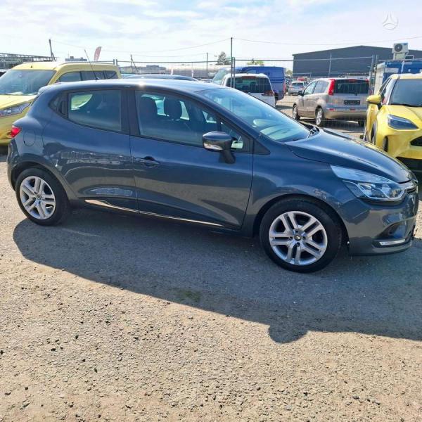 Pelēks Renault Clio 2018 Kauņa, ar dzinēja tilpumu 0.90 L un nobraukumu 90 tūkst. km par 5450 €, foto 2 vietnē AUTOMOTO.COM.LV