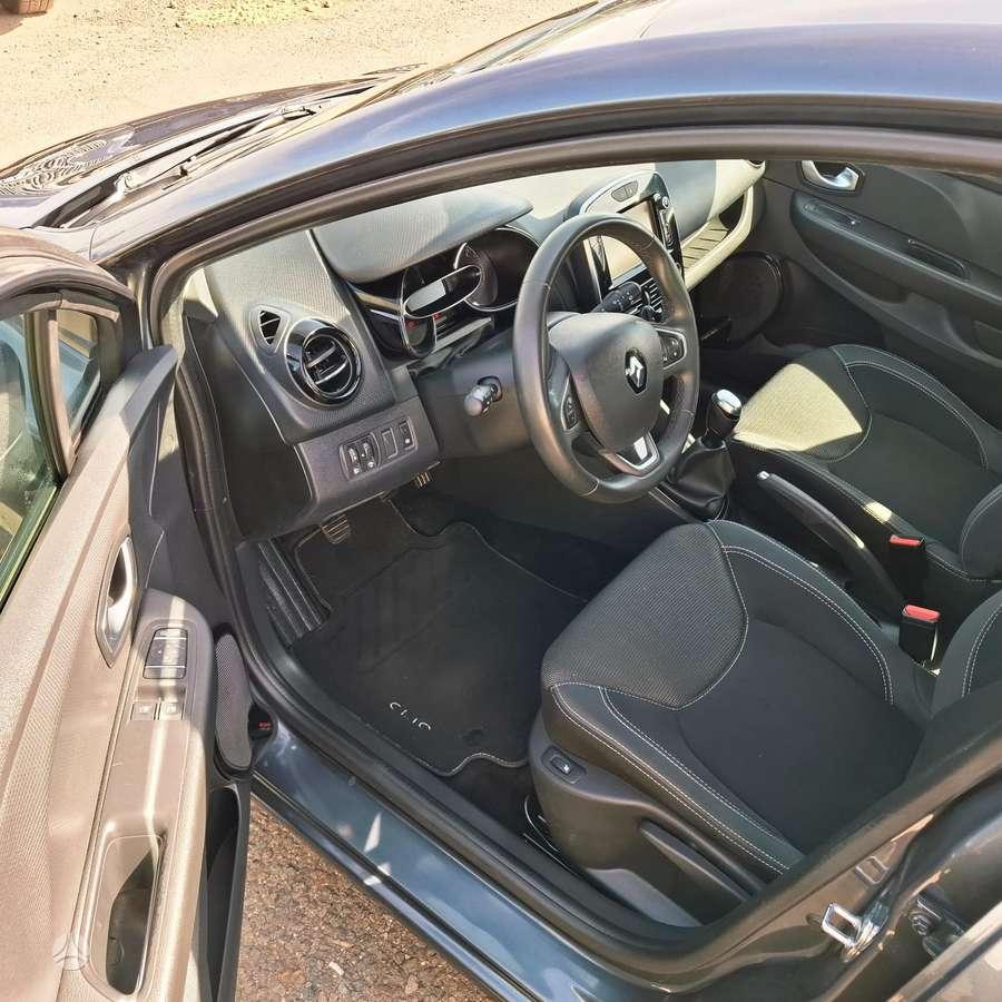 Pelēks Renault Clio 2018 Kauņa, ar dzinēja tilpumu 0.90 L un nobraukumu 90 tūkst. km par 5450 €, foto 17 vietnē AUTOMOTO.COM.LV