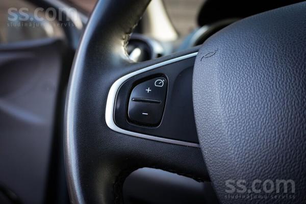 Grey Renault Clio 2018 in Riga, with an engine capacity of 1.50 L and mileage of 114 thousand km for 7190 €, photo 9 on AUTOMOTO.COM.LV