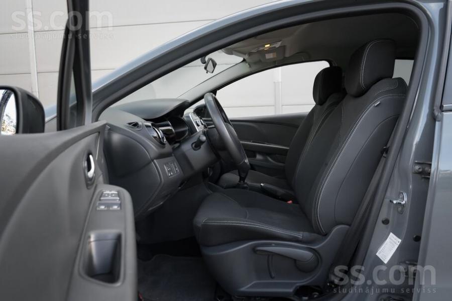 Grey Renault Clio 2019 in Riga, with an engine capacity of 0.90 L and mileage of 71 thousand km for 6990 €, photo 9 on AUTOMOTO.COM.LV