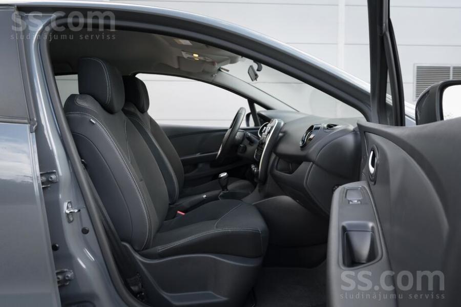 Grey Renault Clio 2019 in Riga, with an engine capacity of 0.90 L and mileage of 71 thousand km for 6990 €, photo 10 on AUTOMOTO.COM.LV