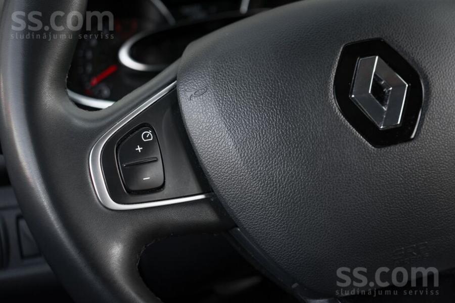 Grey Renault Clio 2019 in Riga, with an engine capacity of 0.90 L and mileage of 71 thousand km for 6990 €, photo 20 on AUTOMOTO.COM.LV