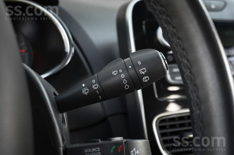Grey Renault Clio 2019 in Riga, with an engine capacity of 0.90 L and mileage of 71 thousand km for 6990 €, photo 23 on AUTOMOTO.COM.LV