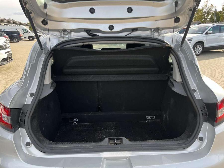 Pelēks Renault Clio 2019 Tauragė, ar dzinēja tilpumu 1.46 L un nobraukumu 133 tūkst. km par 4900 €, foto 17 vietnē AUTOMOTO.COM.LV