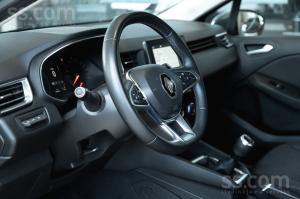 Grey Renault Clio 2020 in Riga, with an engine capacity of 1.00 L and mileage of 88 thousand km for 9790 €, photo 14 on AUTOMOTO.COM.LV