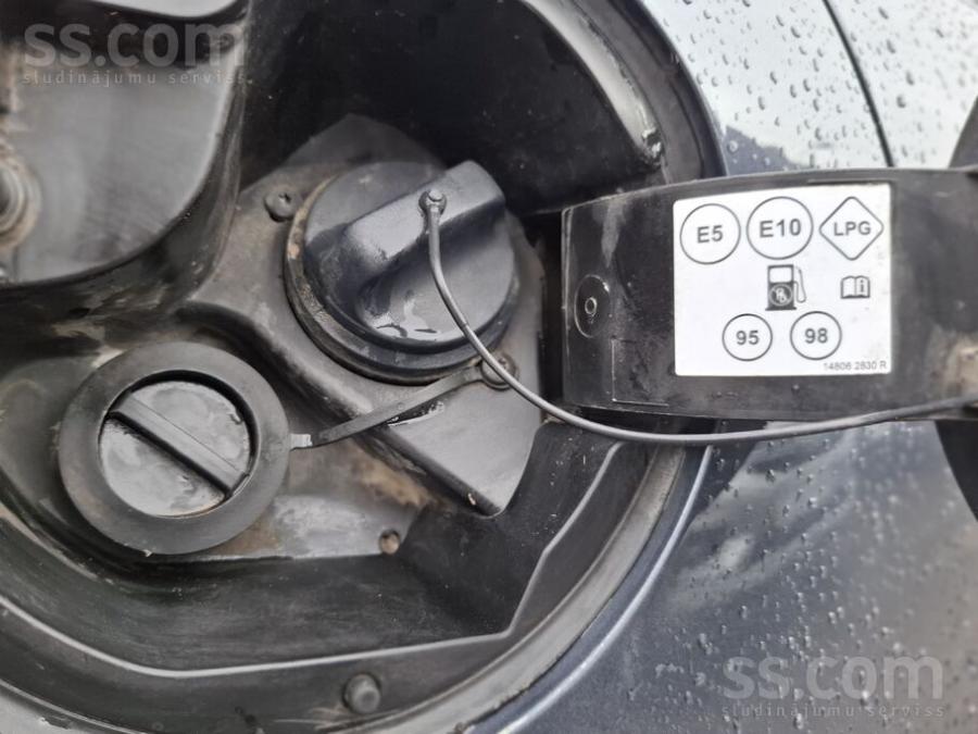 Pelēks Renault Clio 2020 Talsi, ar dzinēja tilpumu 1.00 L un nobraukumu 233 tūkst. km par 7700 €, foto 20 vietnē AUTOMOTO.COM.LV