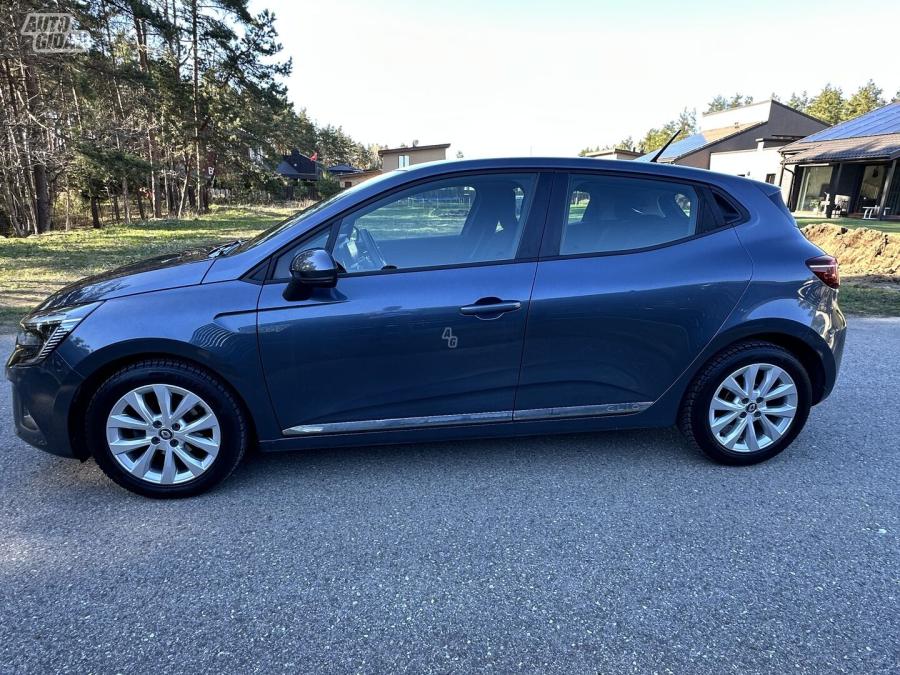 Grey Renault Clio 2021 in Vilnius, with an engine capacity of 1.00 L and mileage of 39 thousand km for 10999 €, photo 6 on AUTOMOTO.COM.LV