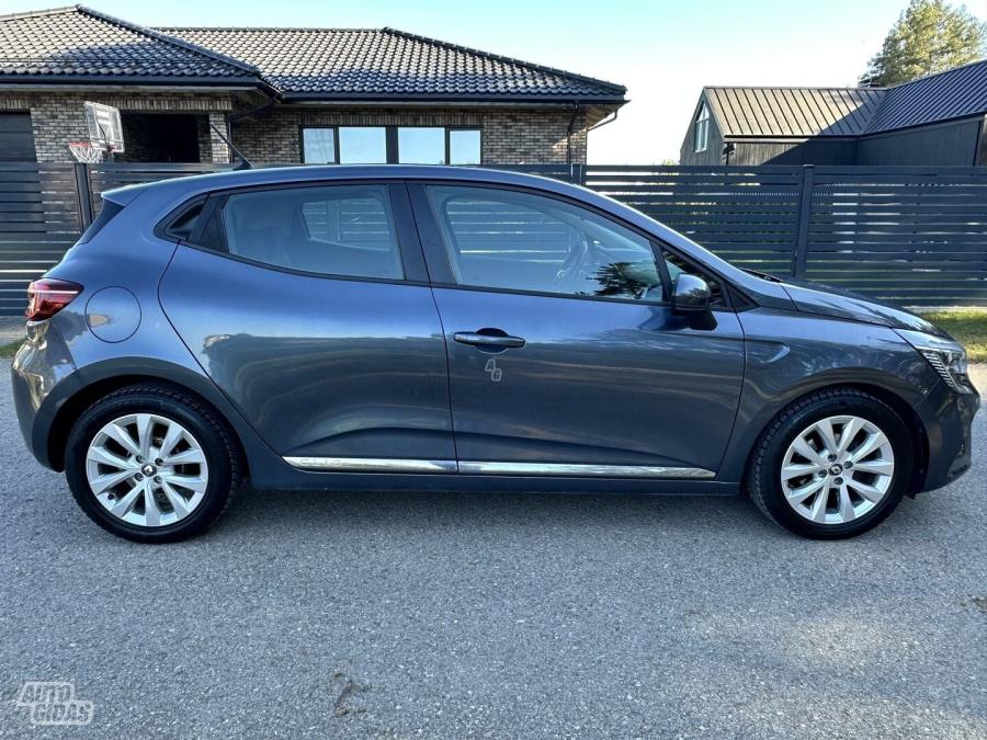 Grey Renault Clio 2021 in Vilnius, with an engine capacity of 1.00 L and mileage of 39 thousand km for 10999 €, photo 7 on AUTOMOTO.COM.LV