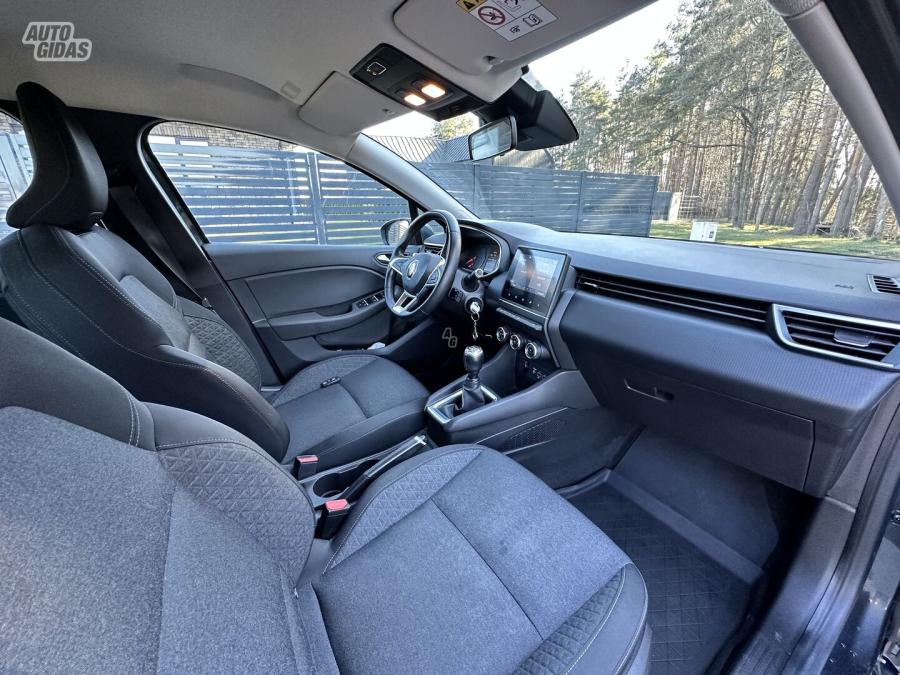 Grey Renault Clio 2021 in Vilnius, with an engine capacity of 1.00 L and mileage of 39 thousand km for 10999 €, photo 8 on AUTOMOTO.COM.LV
