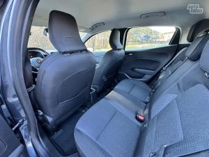 Grey Renault Clio 2021 in Vilnius, with an engine capacity of 1.00 L and mileage of 39 thousand km for 10999 €, photo 12 on AUTOMOTO.COM.LV