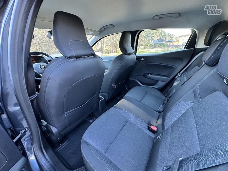 Grey Renault Clio 2021 in Vilnius, with an engine capacity of 1.00 L and mileage of 39 thousand km for 10999 €, photo 12 on AUTOMOTO.COM.LV