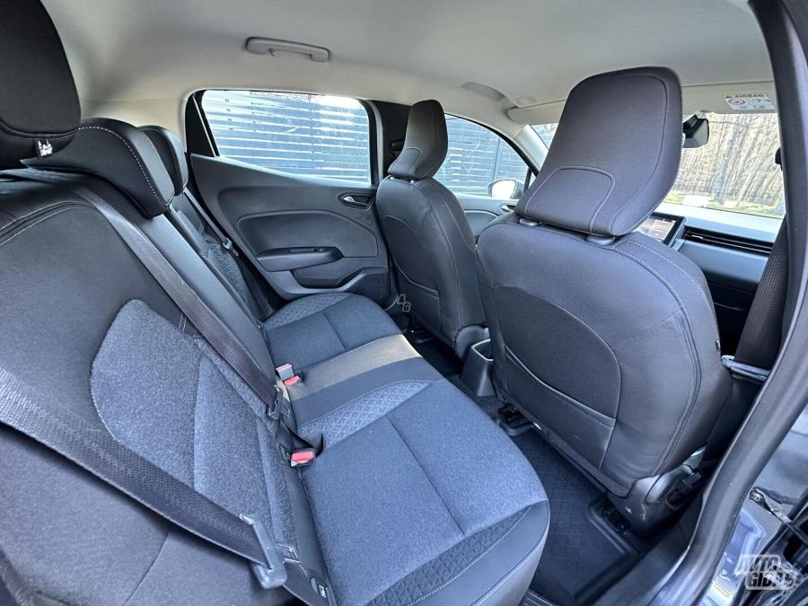 Grey Renault Clio 2021 in Vilnius, with an engine capacity of 1.00 L and mileage of 39 thousand km for 10999 €, photo 13 on AUTOMOTO.COM.LV