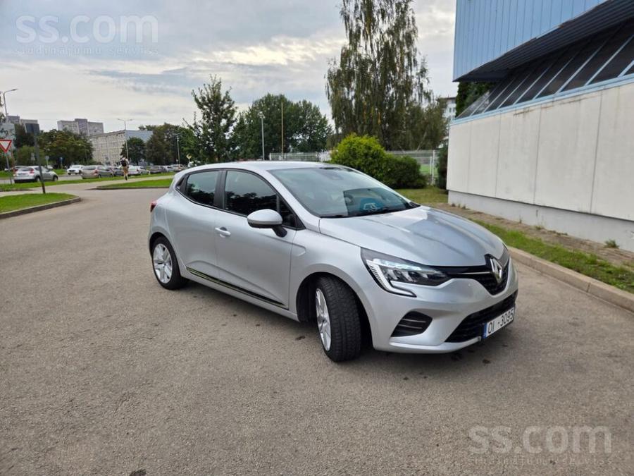 Grey Renault Clio 2021 in Riga, with an engine capacity of 1.60 L and mileage of 87 thousand km for 12600 €, photo 1 on AUTOMOTO.COM.LV