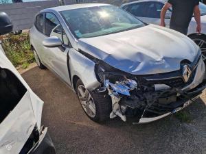 Pelēks Renault Clio 2021 Tauragė, ar dzinēja tilpumu 1.00 L un nobraukumu 30 tūkst. km par 6000 €, foto 4 vietnē AUTOMOTO.COM.LV