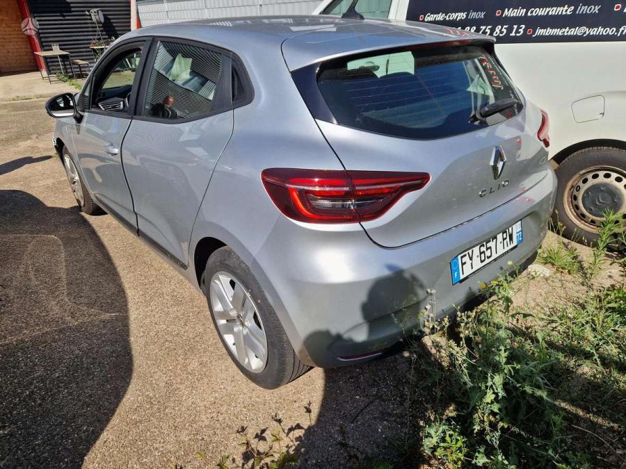 Pelēks Renault Clio 2021 Tauragė, ar dzinēja tilpumu 1.00 L un nobraukumu 30 tūkst. km par 6000 €, foto 6 vietnē AUTOMOTO.COM.LV