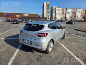 Pelēks Renault Clio 2021 Rīga, ar dzinēja tilpumu 1.60 L un nobraukumu 87 tūkst. km par 12700 €, foto 3 vietnē AUTOMOTO.COM.LV