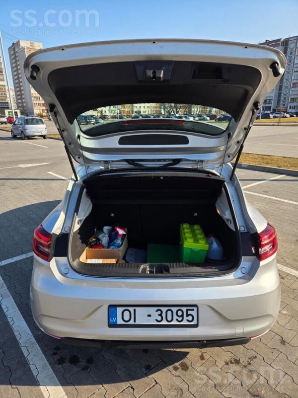 Pelēks Renault Clio 2021 Rīga, ar dzinēja tilpumu 1.60 L un nobraukumu 87 tūkst. km par 12700 €, foto 7 vietnē AUTOMOTO.COM.LV
