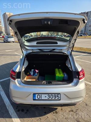 Pelēks Renault Clio 2021 Rīga, ar dzinēja tilpumu 1.60 L un nobraukumu 87 tūkst. km par 12700 €, foto 8 vietnē AUTOMOTO.COM.LV