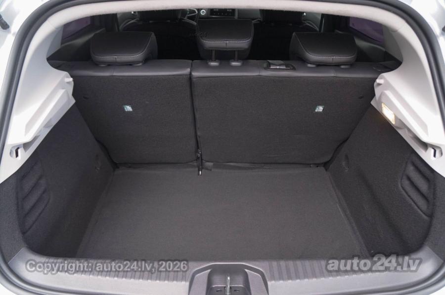Pelēks Renault Clio 2021 Tallina, ar dzinēja tilpumu 1.00 L un nobraukumu 43 tūkst. km par 12990 €, foto 12 vietnē AUTOMOTO.COM.LV