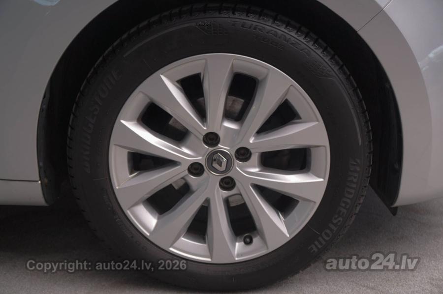 Pelēks Renault Clio 2021 Tallina, ar dzinēja tilpumu 1.00 L un nobraukumu 43 tūkst. km par 12990 €, foto 16 vietnē AUTOMOTO.COM.LV