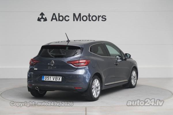 Pelēks Renault Clio 2022 Tallina, ar dzinēja tilpumu 1.00 L un nobraukumu 109 tūkst. km par 12990 €, foto 4 vietnē AUTOMOTO.COM.LV