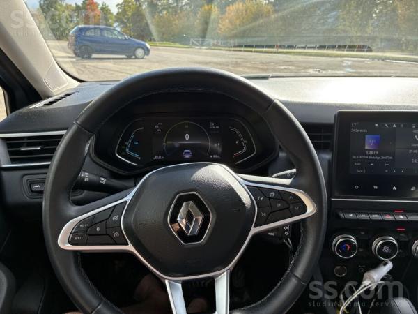 Grey Renault Clio 2025 in Riga, with an engine capacity of 1.60 L and mileage of 45 thousand km for 19500 €, photo 8 on AUTOMOTO.COM.LV