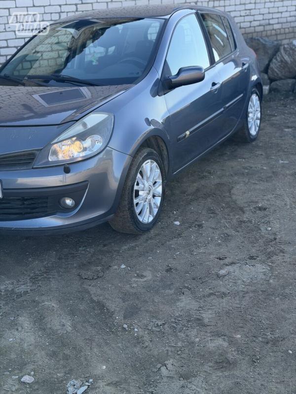 Pelēks Renault Clio 2006 Kelmė, ar dzinēja tilpumu 1.50 L un nobraukumu 312 tūkst. km par 850 €, foto 2 vietnē AUTOMOTO.COM.LV